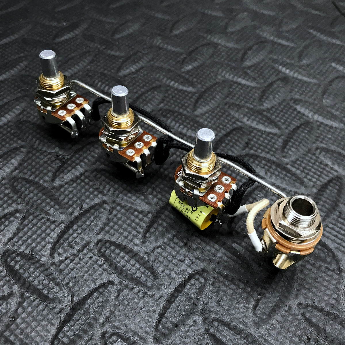 J Bass "Mini Pot" with Series/Parallel Push Pull, Pre-Wired Harness ...